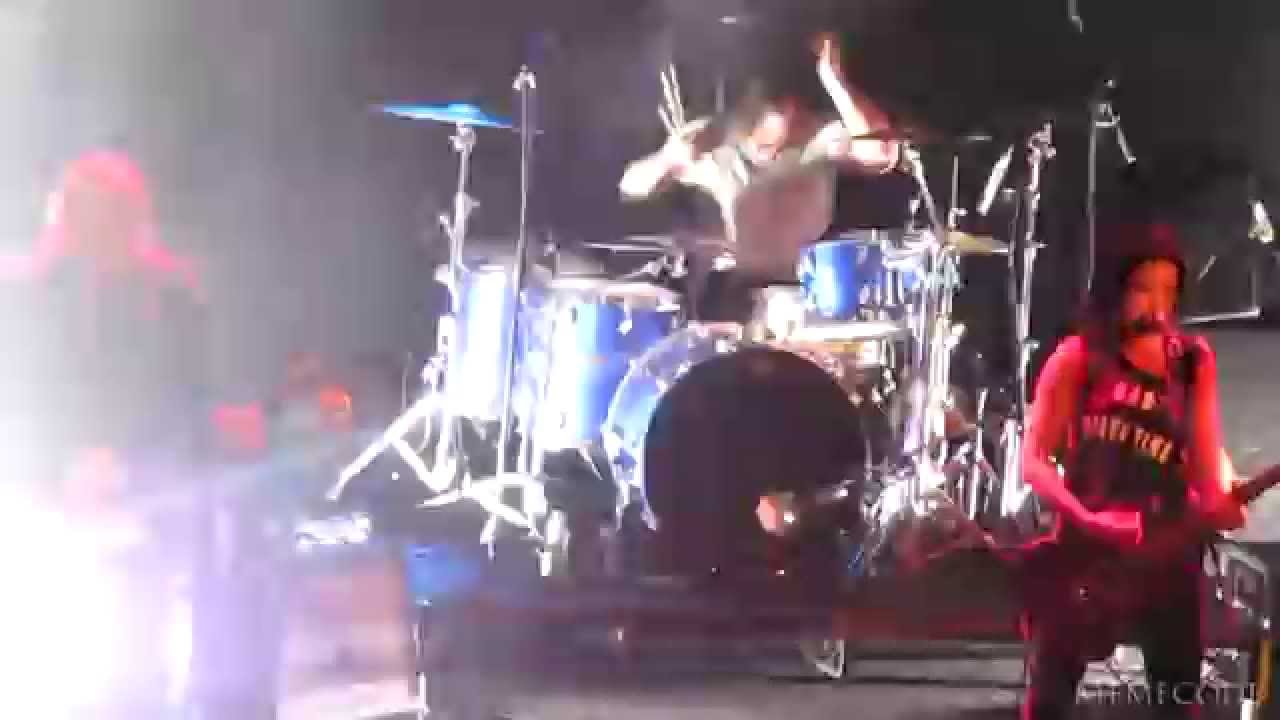 The Superjesus - Setting Sun, Live at Sydney Metro (1/5) - YouTube