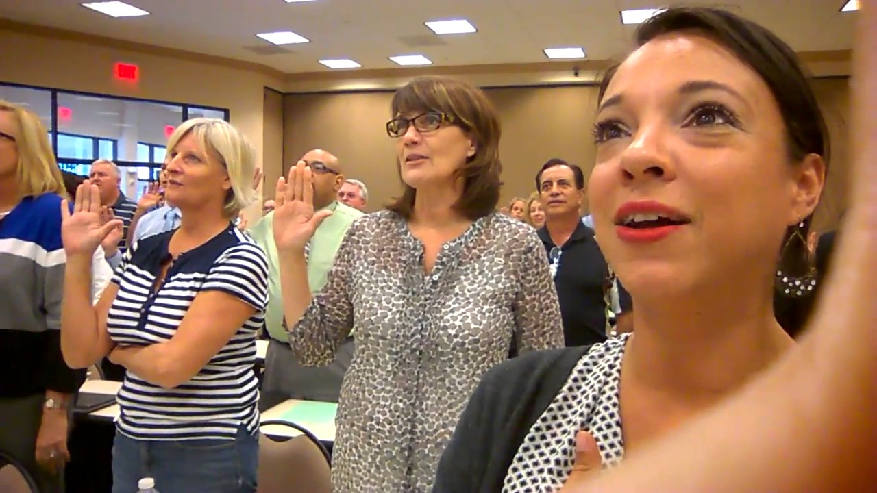 Taking my Florida's REALTOR Oath! - YouTube