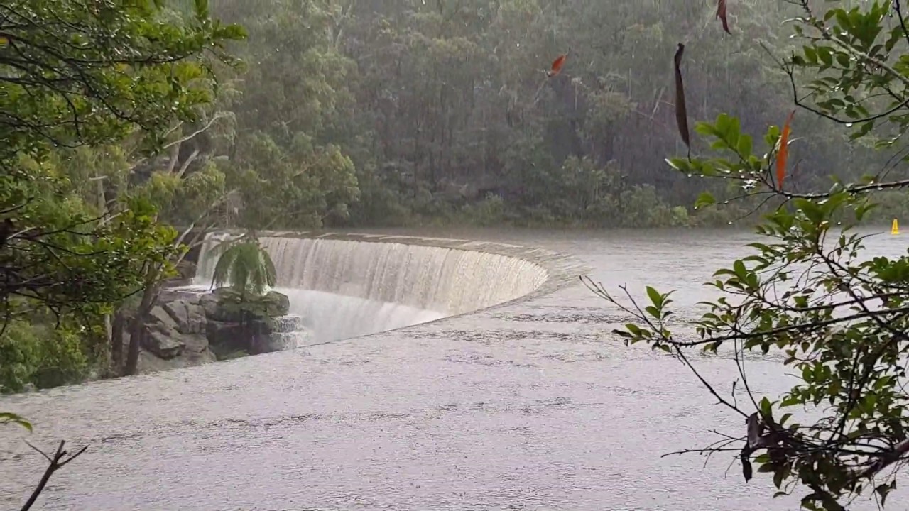 The First Large Australia Dam - The Sydney Parramatta Dam overflowed ...