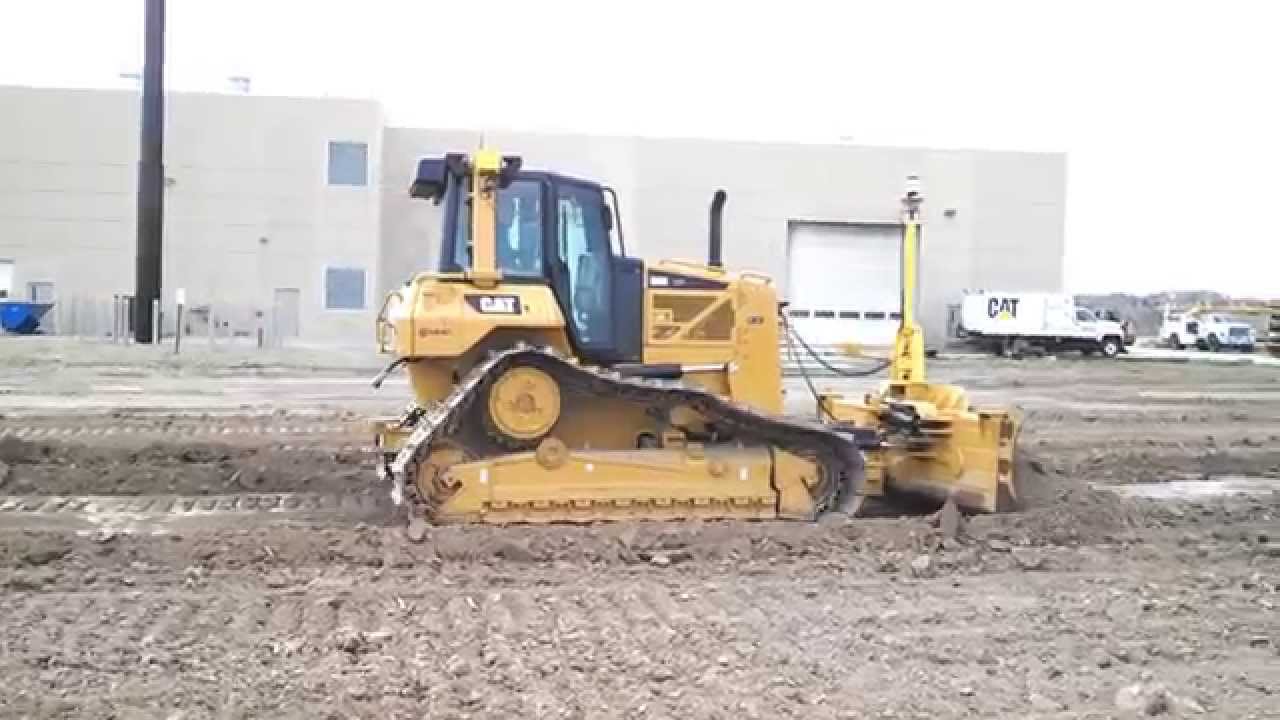 Trimble GCS900 3D UTS Dozer System Demonstration - YouTube