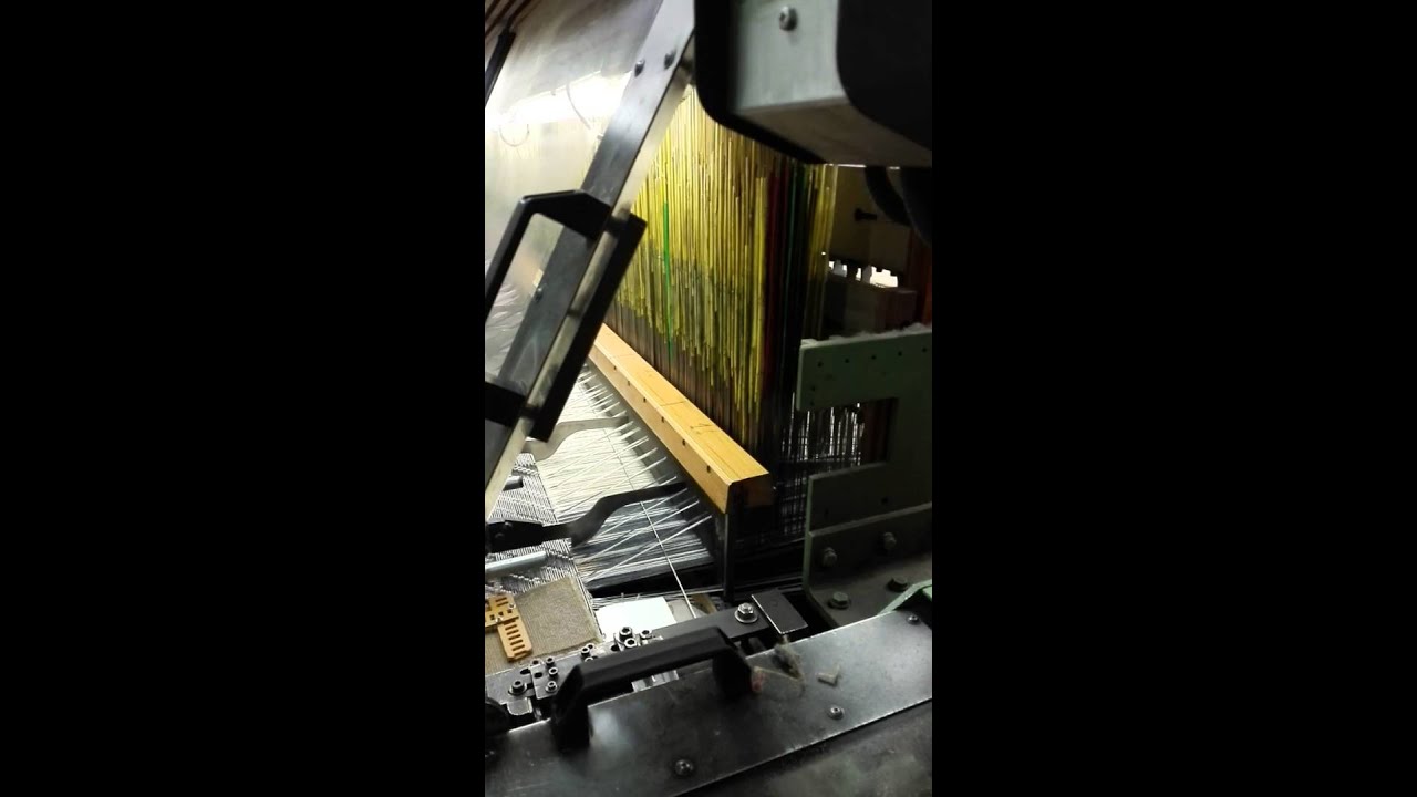 used carpet made machine loom Van De Wiele AWM h. 400 cm. with PTX ...