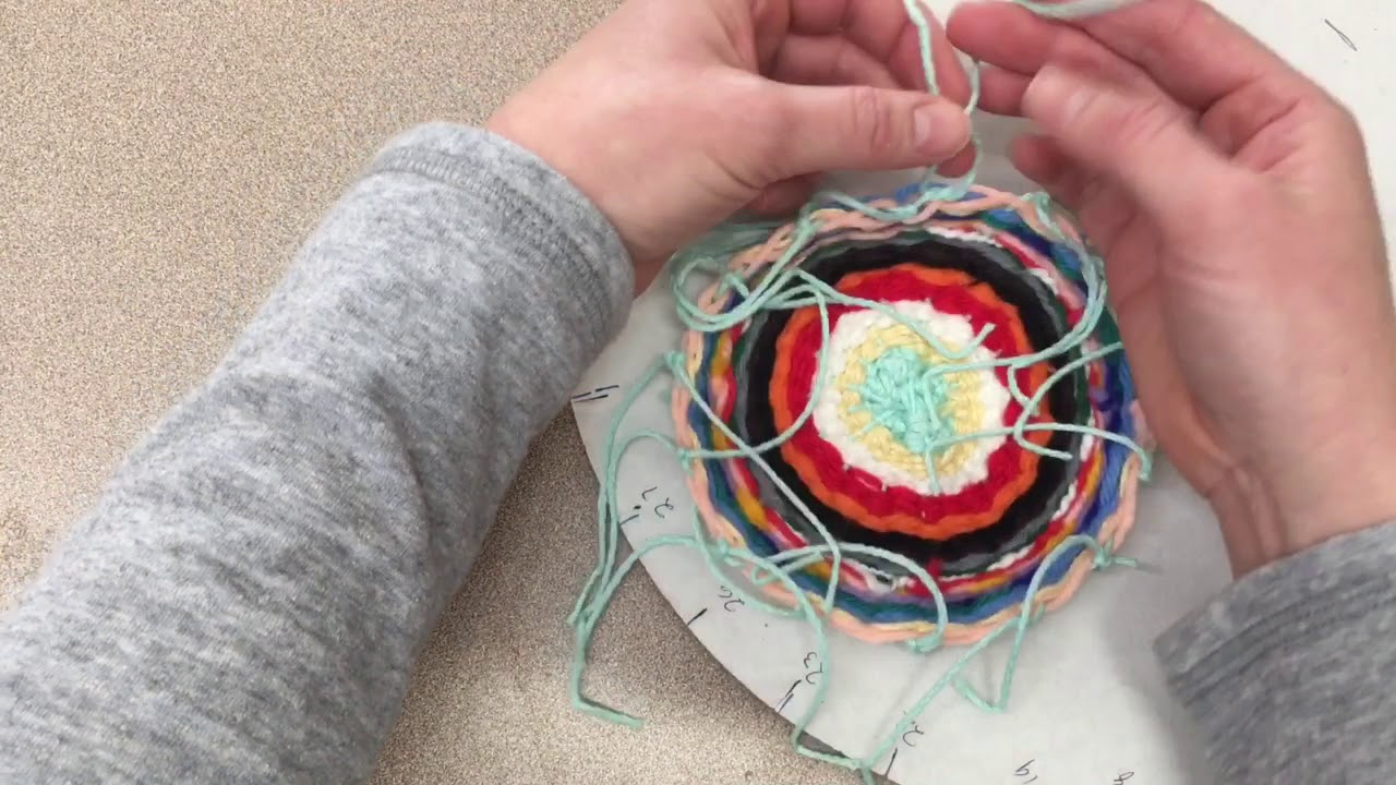 Finishing a Circle Weaving - YouTube