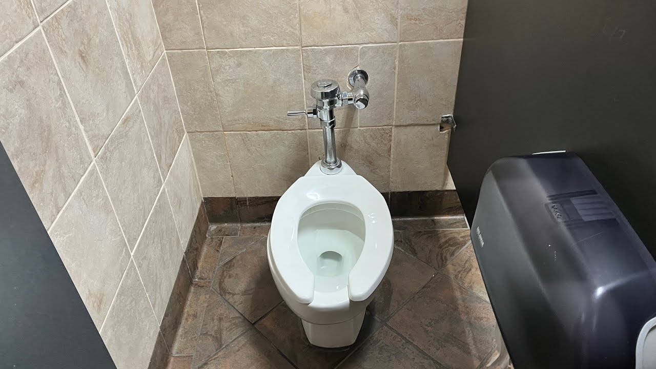 850. Applebee’s Men’s Restroom Full Shoot - YouTube
