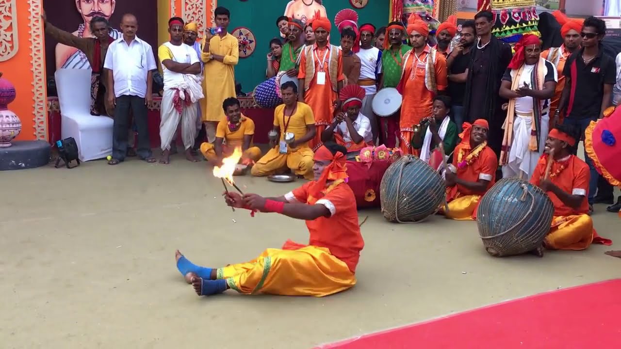 The Fire Eaters of India ! - YouTube