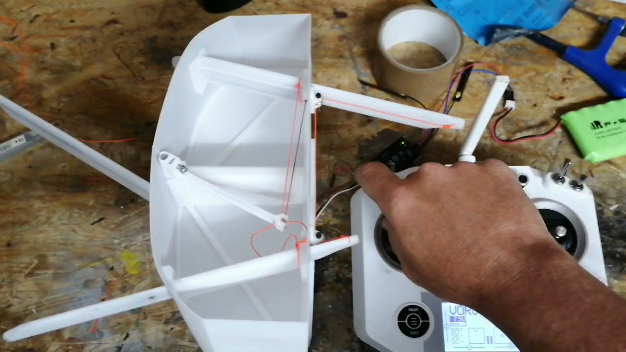 MIDI VOR65 1:25 Canting Keel and Daggerboards mechanics - YouTube