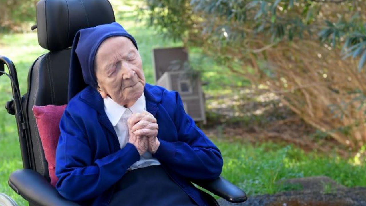 World’s 2nd Oldest Person Beat COVID-19 at the Age of 116 - YouTube