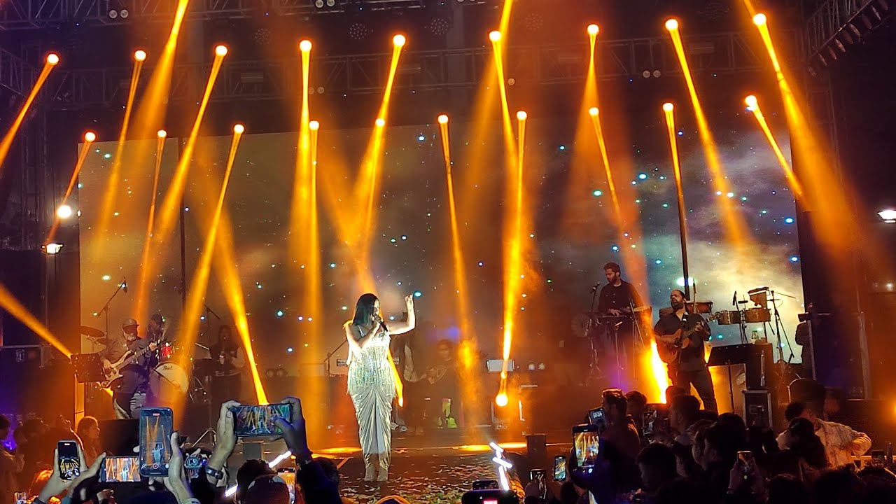 NEHA BHASIN LIVE IN CONCERT AT RAIPUR AMBUJA CITY CENTRE - YouTube