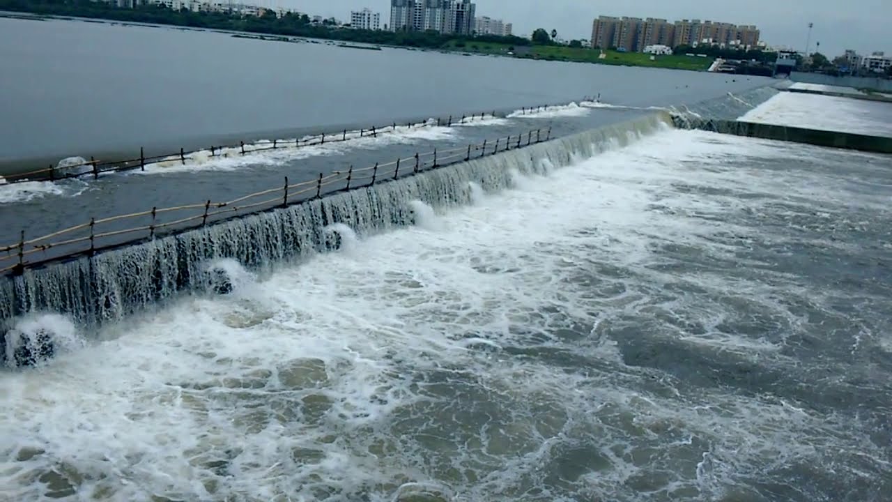 Surat floods | Cosway Overflow in 4k Slowmotion| Must watch - YouTube