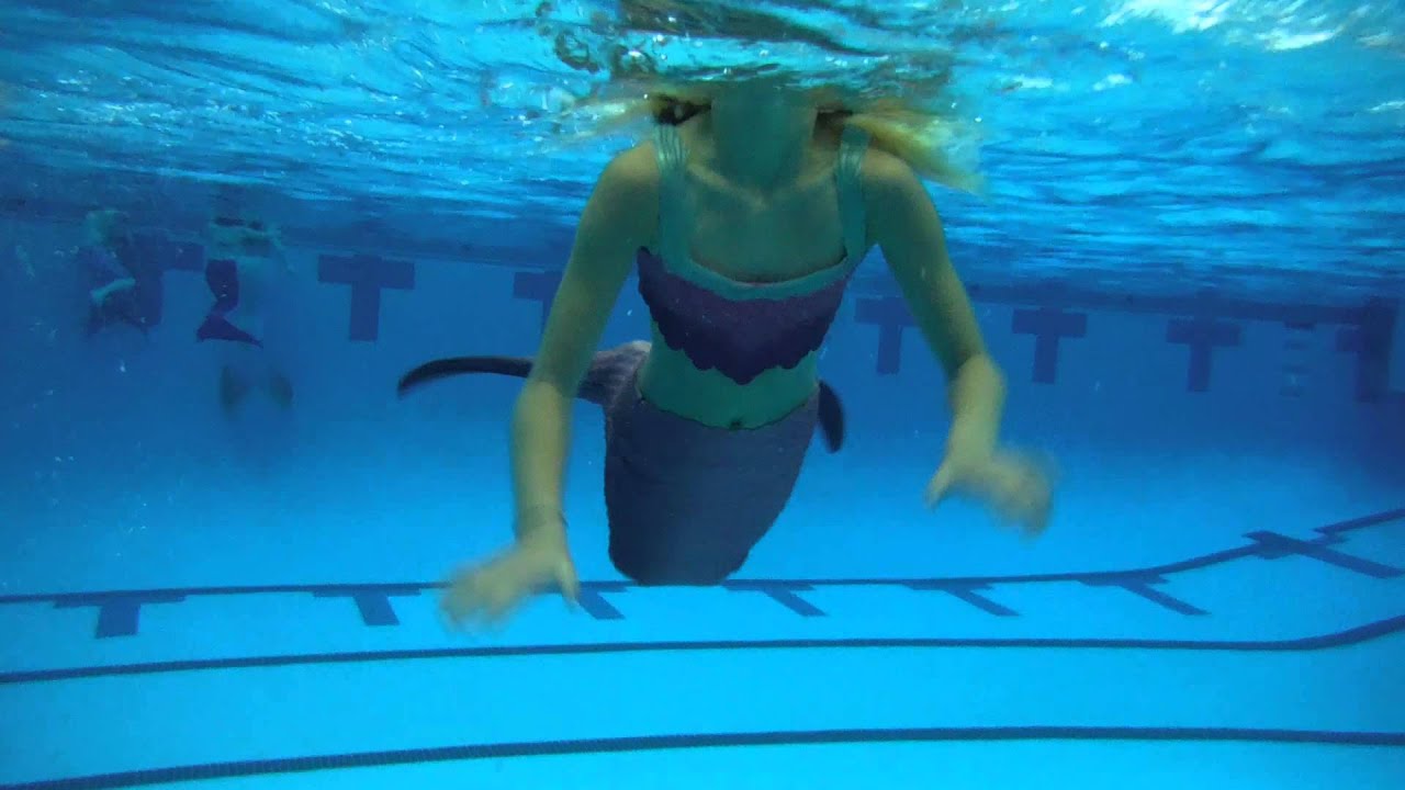 Mermaid Paige swimming at Merfest 2015 - YouTube