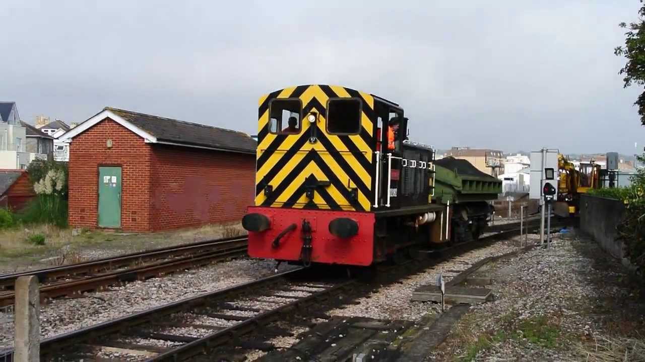 D2192 Titan departing Paignton 24 09 13 - YouTube