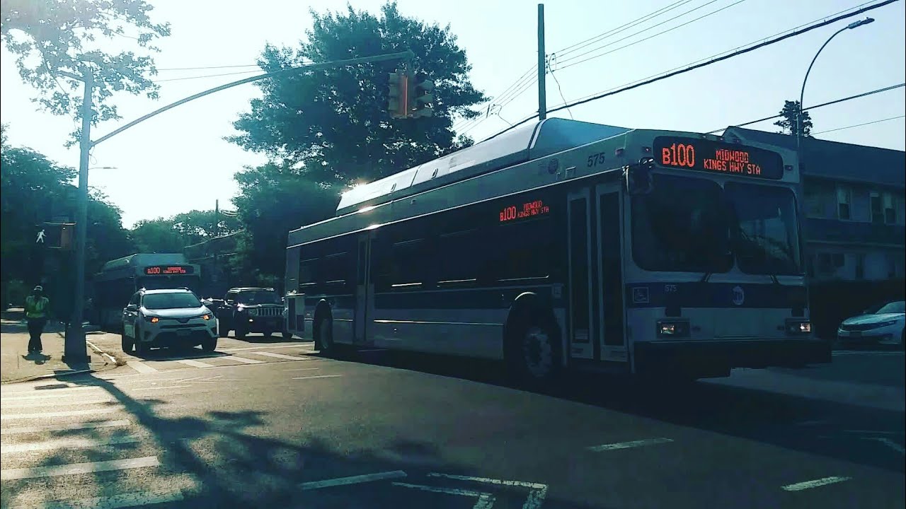 MTA Bus: 2012 New Flyer C40LF #575 & #497 On The B100 @ Bedford Av and ...