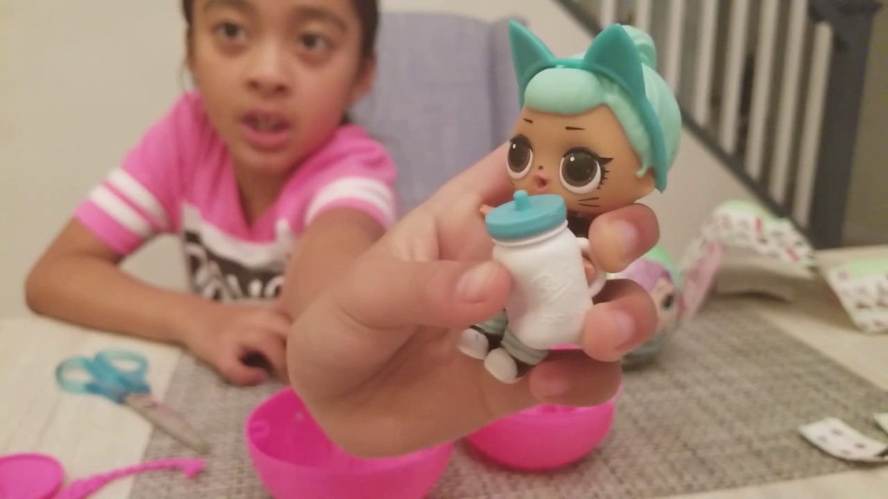 Opening LOL surprise dolls part 2 - YouTube