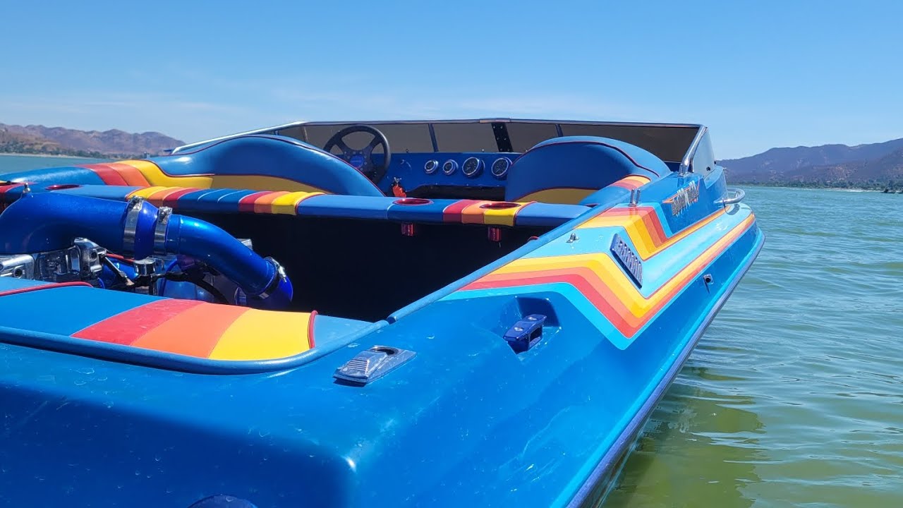 Transom and floor painted| Bankroll ep.6 - YouTube