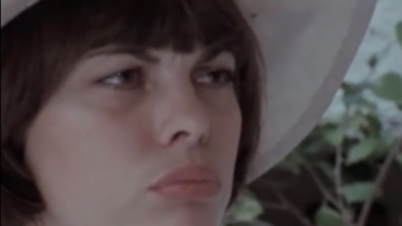 RARE reportage | MIREILLE MATHIEU | 1973 - YouTube
