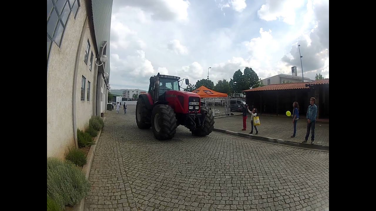 Massey Ferguson 8270 - YouTube