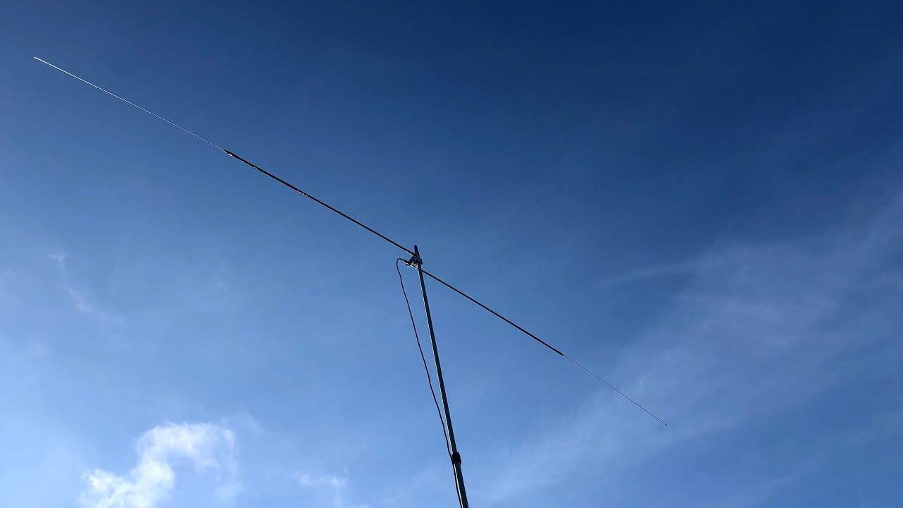 MFJ-347 with MFJ-1640T HAM STICK DIPOLE KIT - YouTube