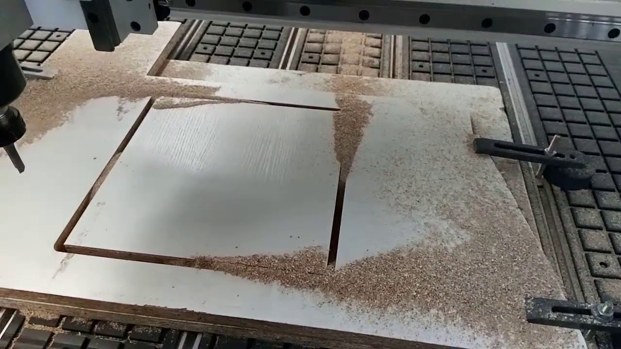 MDF wood Cutting by 1325 wood cnc router machine for furniture cabinet ...