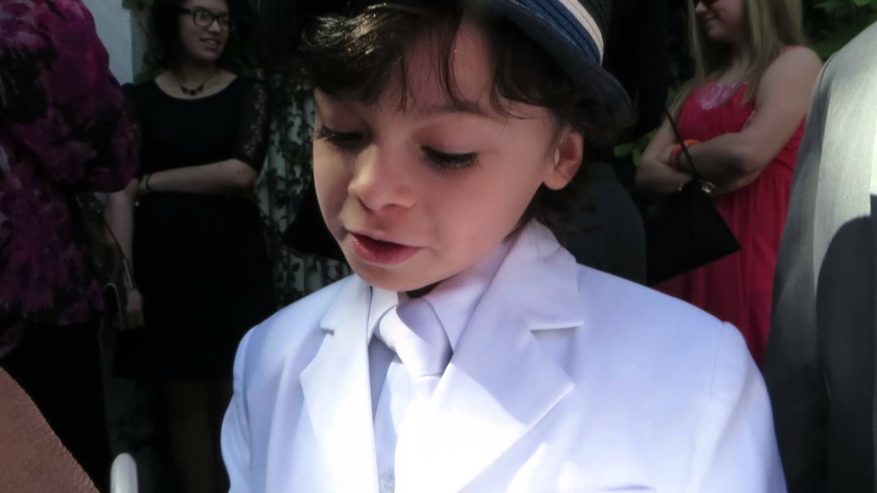 Raphael Alejandro signing autographs Once Upon A Time - YouTube