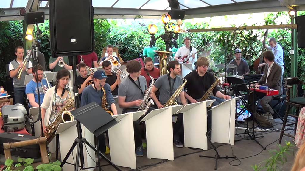 Dunnett Baxter Big Band at The Spotted Dog Aug 2015 - YouTube