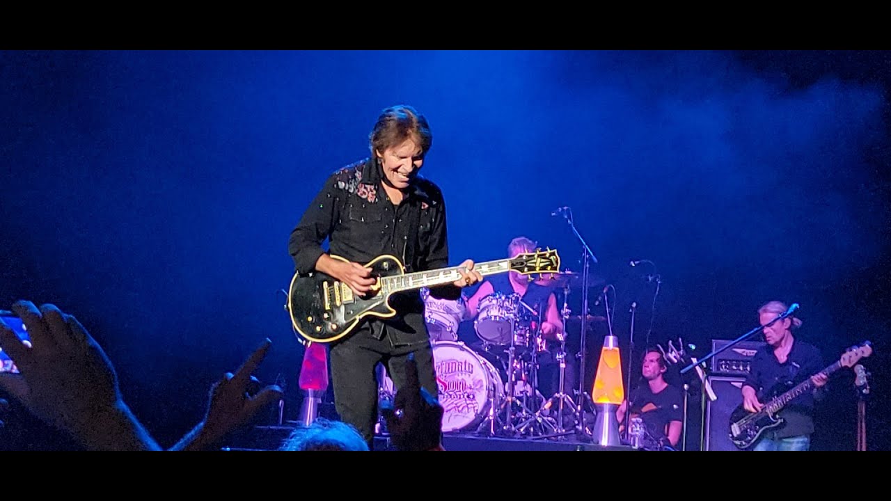 John Fogerty - Fortunate Son - Boston, MA. 2021 - YouTube