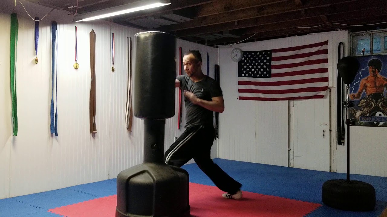 Spinning Round house kick - YouTube