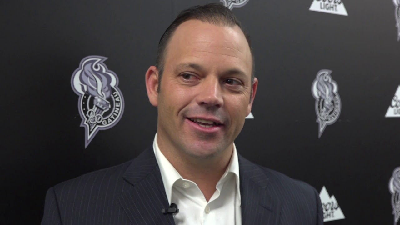 Martin Ménard est maintenant un immortel à Gatineau! - YouTube