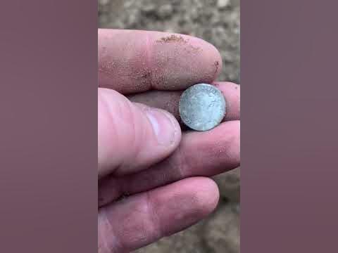 metal detecting the fields of Stirling Scotland a Scottish detectorist finds a lovely silver 3d ...
