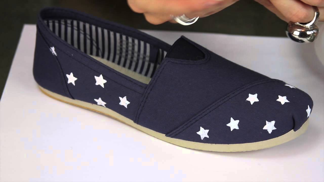 DIY Flag Painted Shoes | Show Me Cute - YouTube