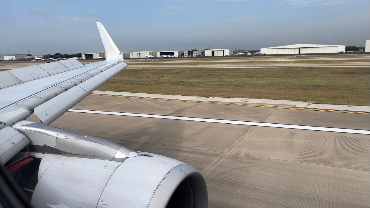 American Airlines A319 (Sharklets) Stormy Approach and Landing into ...