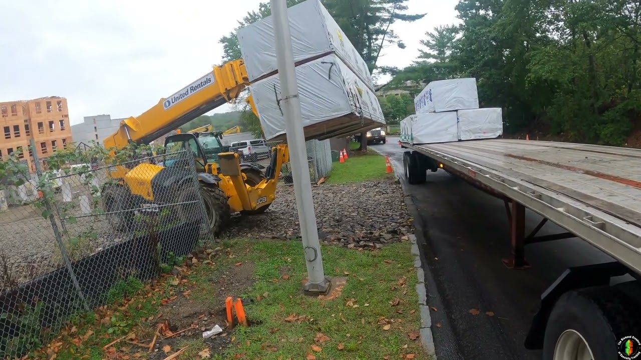 Doing a lumber Delivery and then watching another company do a CURBSIDE ...