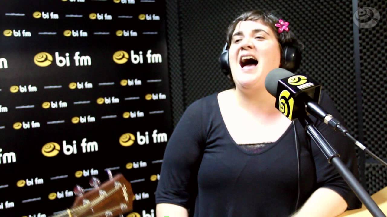 Zea Mays - Negua joan da ta - Bi fm live! - YouTube