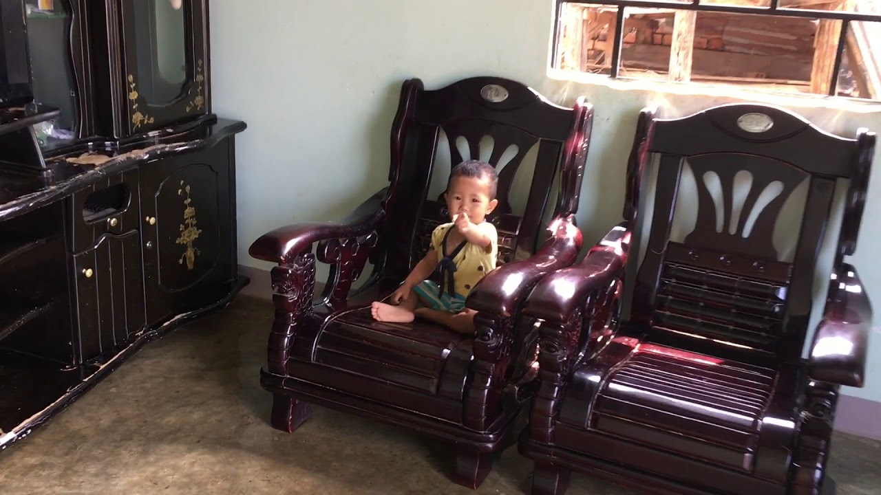 Monkey cleans the house - YouTube