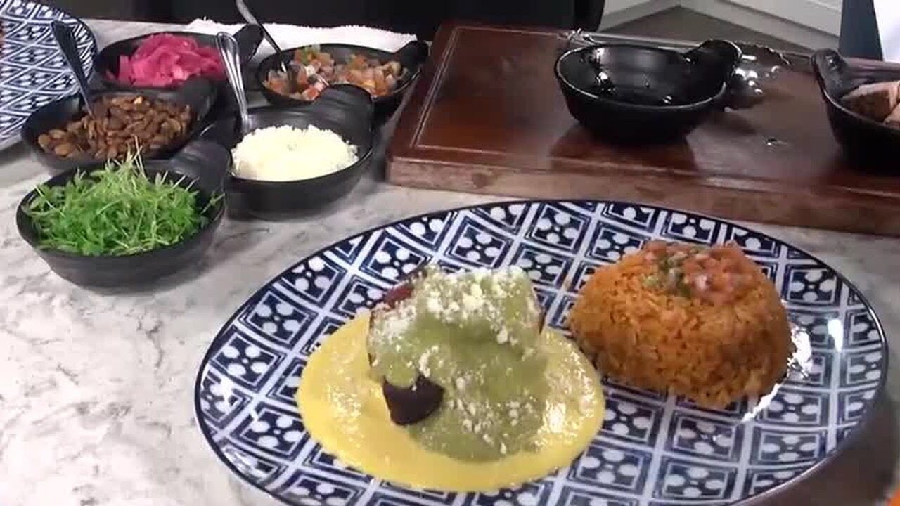 Making Pork Pipian With Que Fresa - YouTube