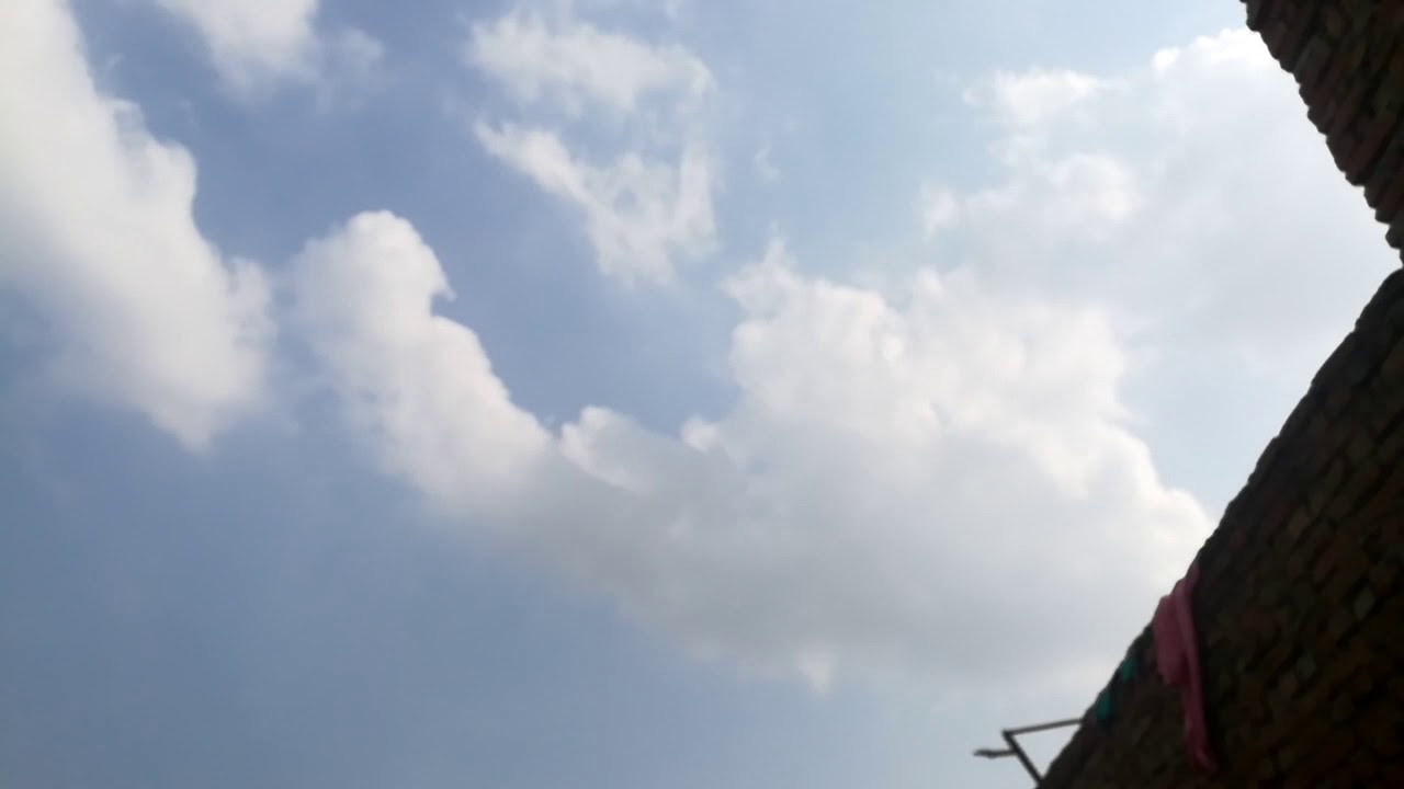 Beautiful time lapse of sky in daylight - YouTube