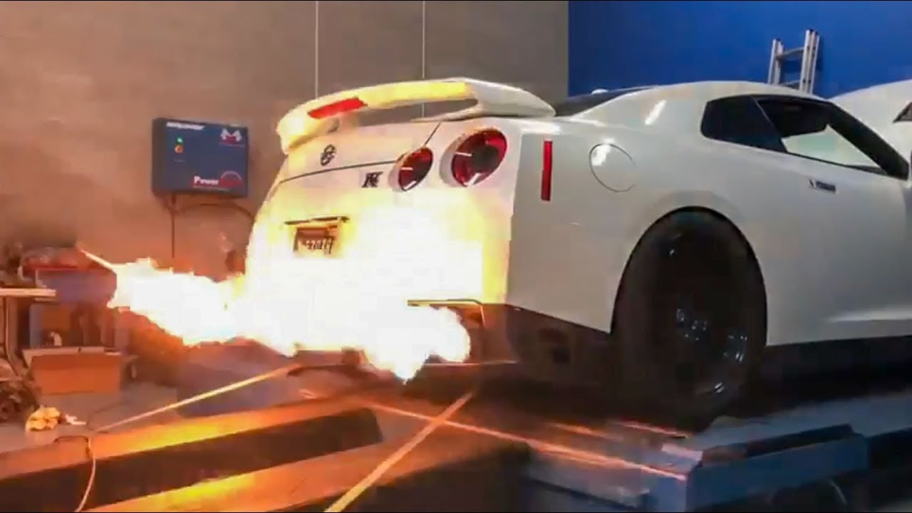 GTR shooting Flames on Mustang Dyno!!! FBO E85! - YouTube
