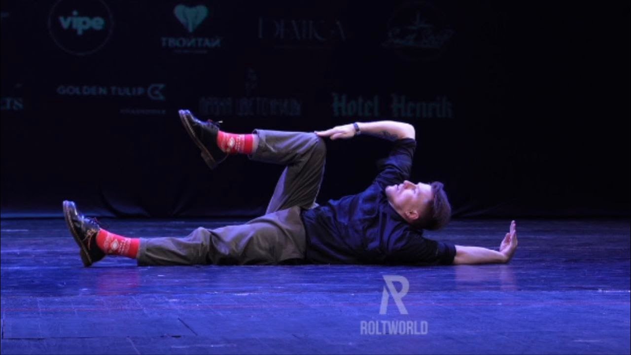 Geometry dance solo - YouTube