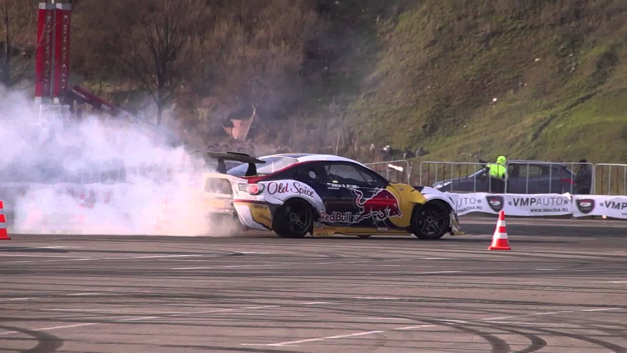 Red Bull GT86 drift - YouTube
