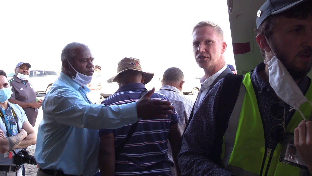 JP Smith vs Cameron Dugmore - politicians clash at homeless site - YouTube