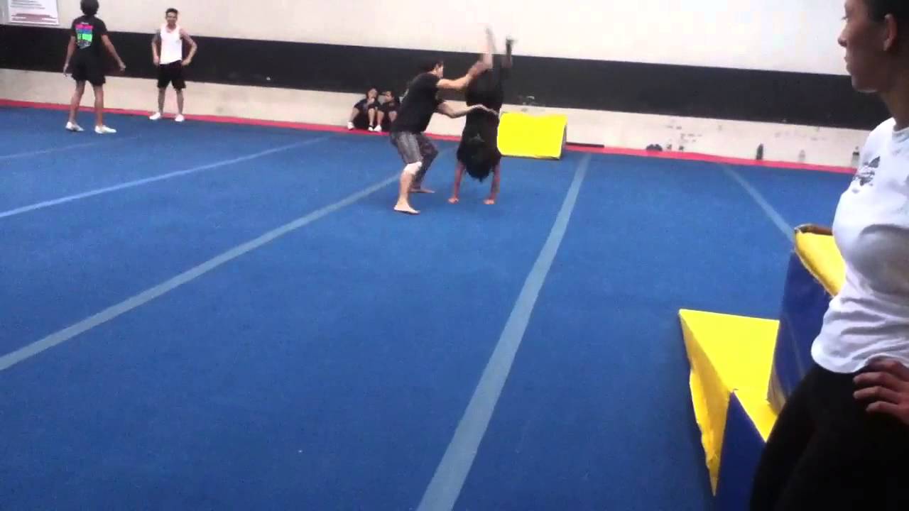Round off flick flack - YouTube