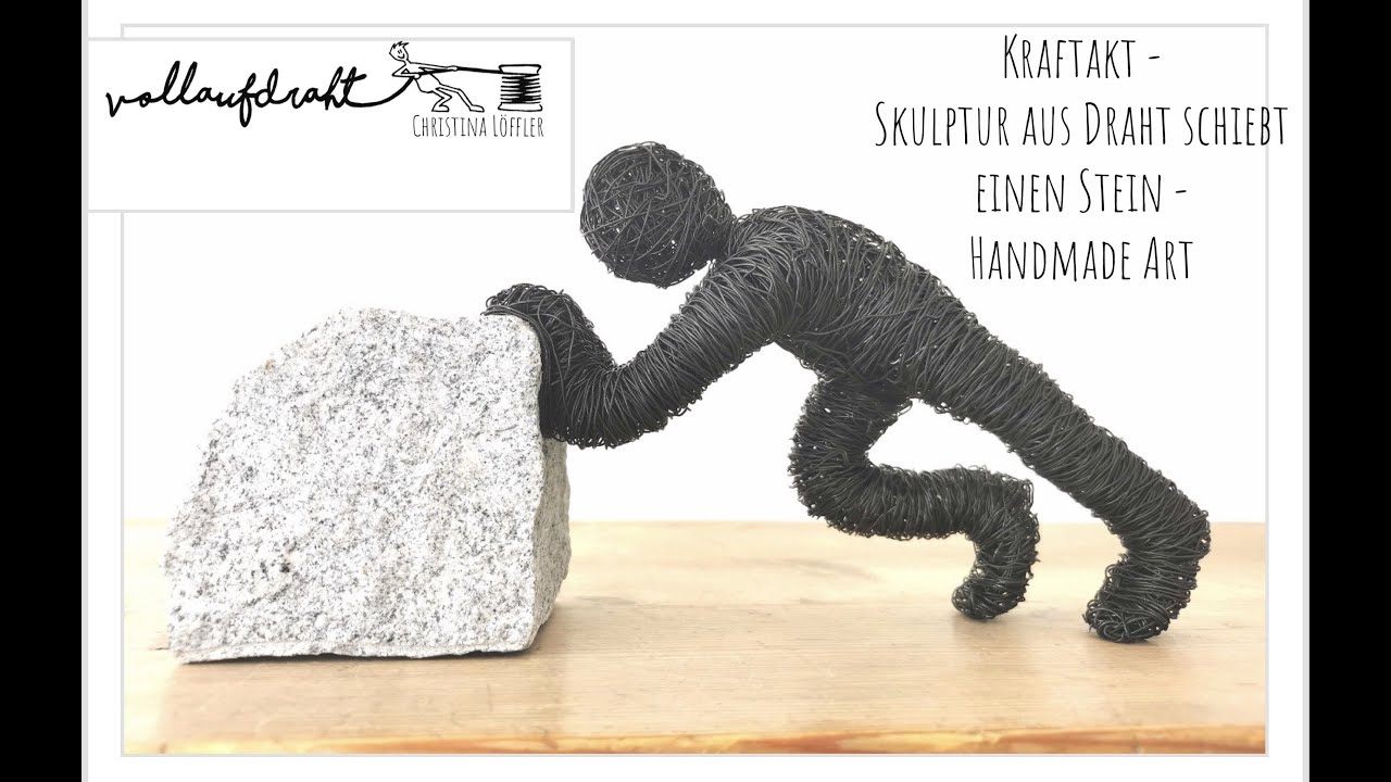 Kraftakt, Skulptur aus Draht schiebt einen Stein, VollaufDraht, C ...