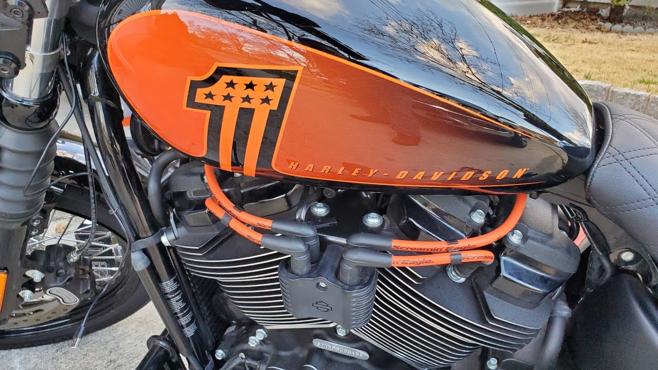 Changing Plug wires on 2021 Street Bob FXBBS 114 Milwaukee 8 - YouTube