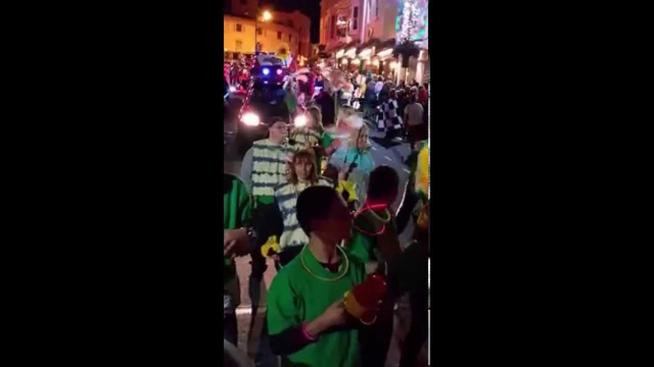 Haylands Farm & Isle of Wight Mencap in Ryde Carnival illuminated 2015 ...