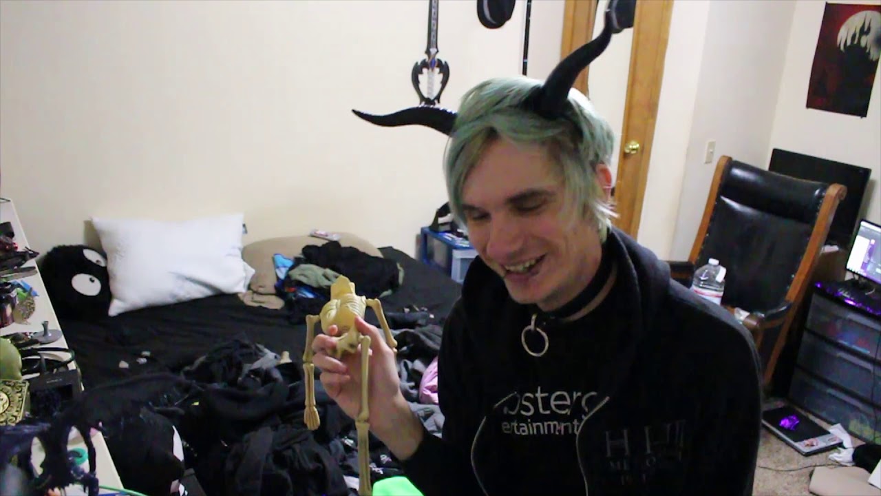 Cleaning My Room and Getting Distracted - YouTube