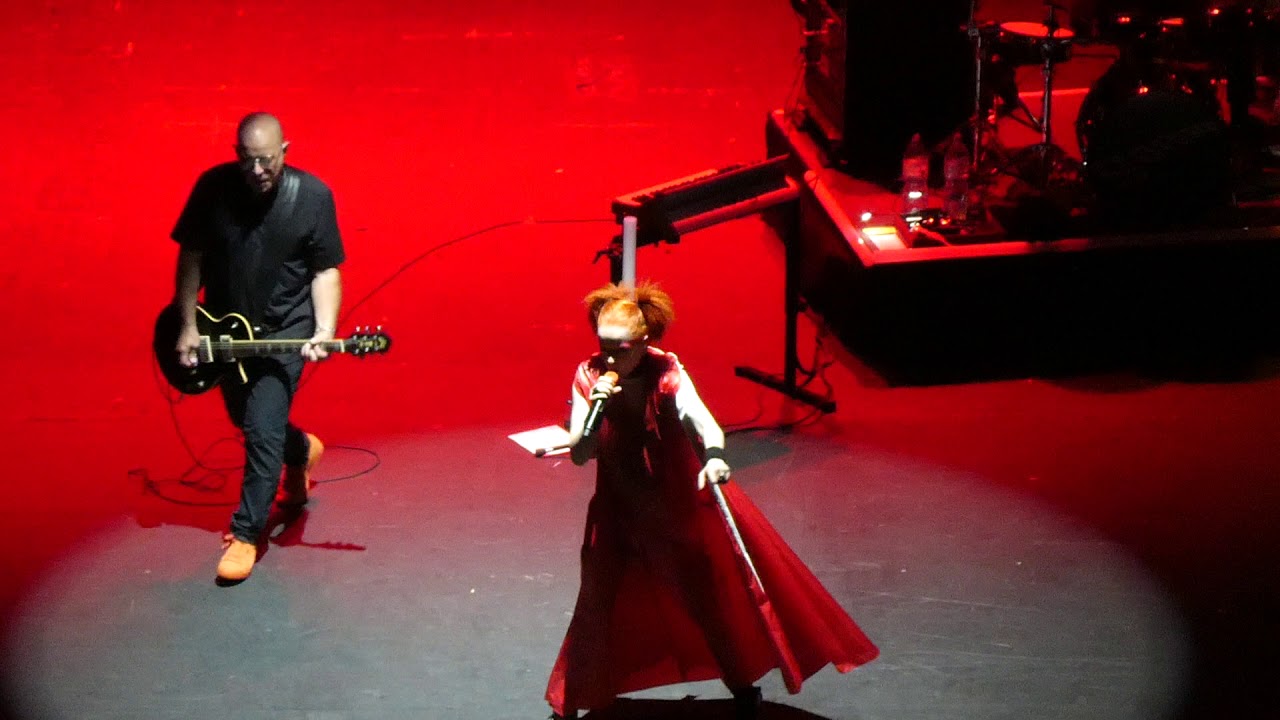 Garbage " Paranoid " Brixton Academy 14-9-18 - YouTube