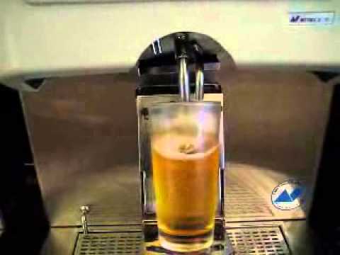 Beer Pouring Machine in Japan - YouTube