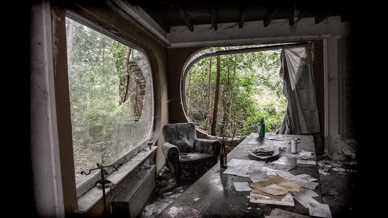 Exploring A Scary Villa! So much left behind! - YouTube