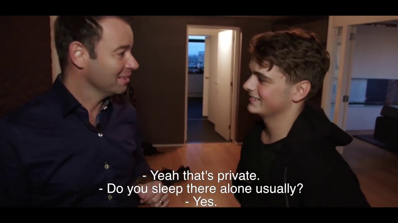 Martin Garrix House Tour + Interview - YouTube
