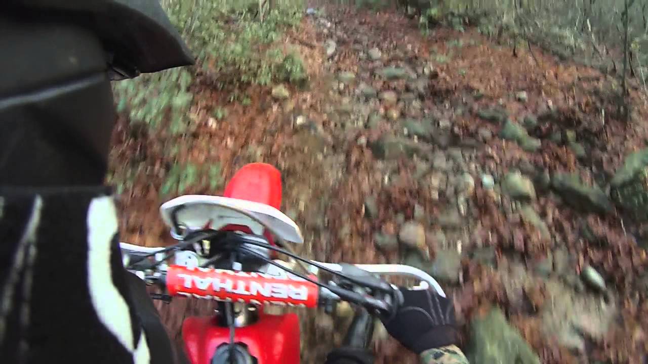 XR400 creek bed ride - YouTube