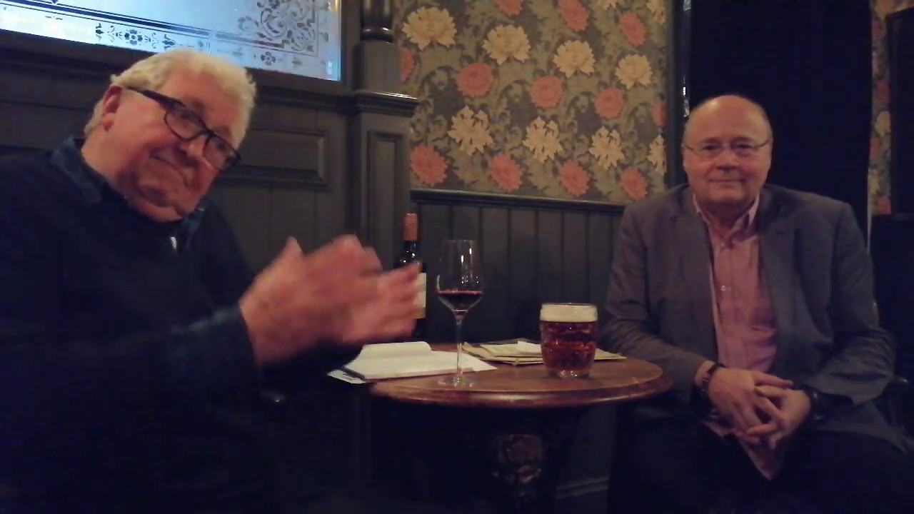 Smokin' Ade Wakelin interviewed at Henry's Blueshouse - YouTube