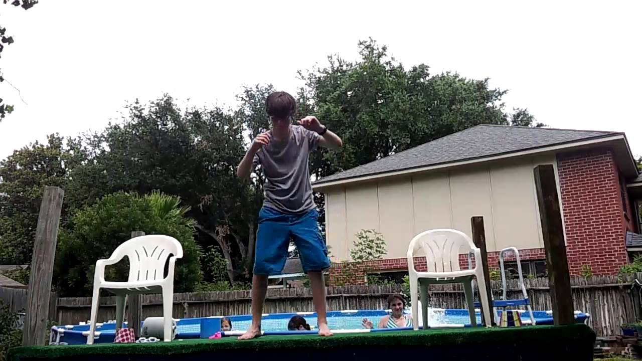 The Giraffe Shake - YouTube